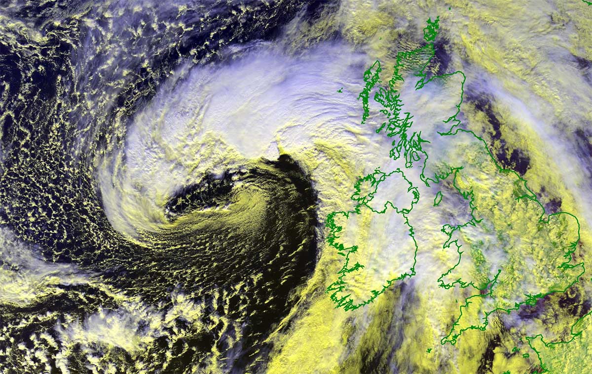 Quite spectacular satellite imagery of a deep cyclone moving towards ...